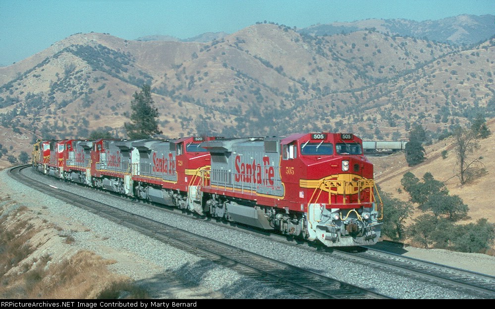 AT&SF 505 and Seven Others Pull on the "Loop"